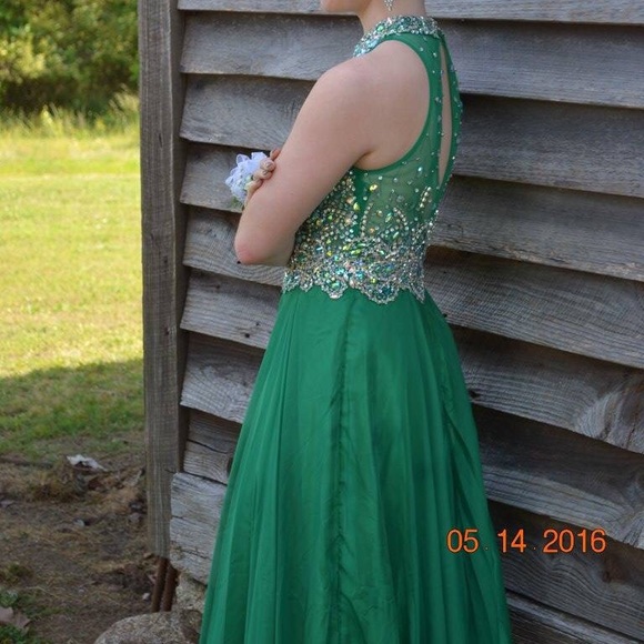 Dresses | Emerald Green Prom Dress | Poshmark